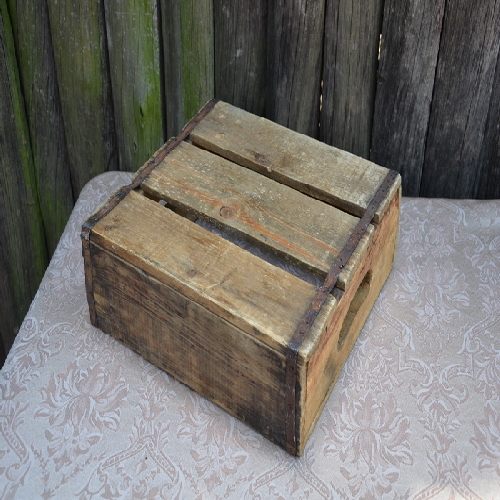 A Vintage Affair- Vintage Crockery Hire